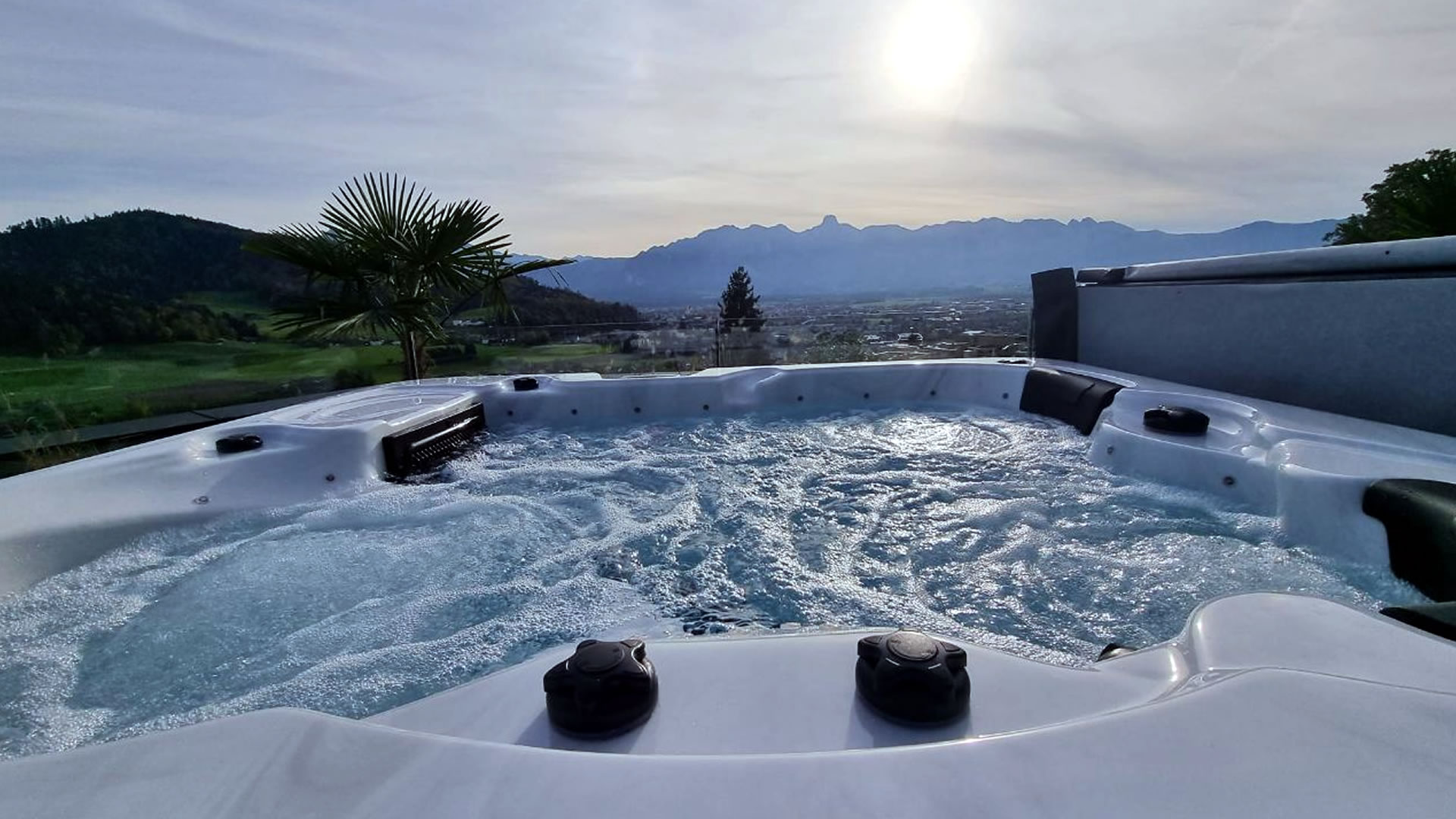 Outdoor Whirlpools - Pool-Onlineshop